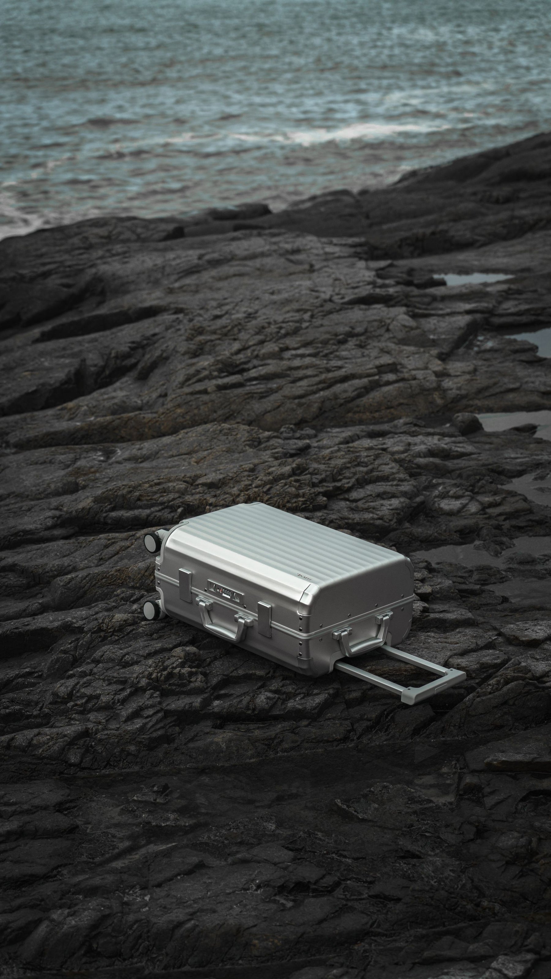 SPACE Aluminum Suitcase Gunmetal